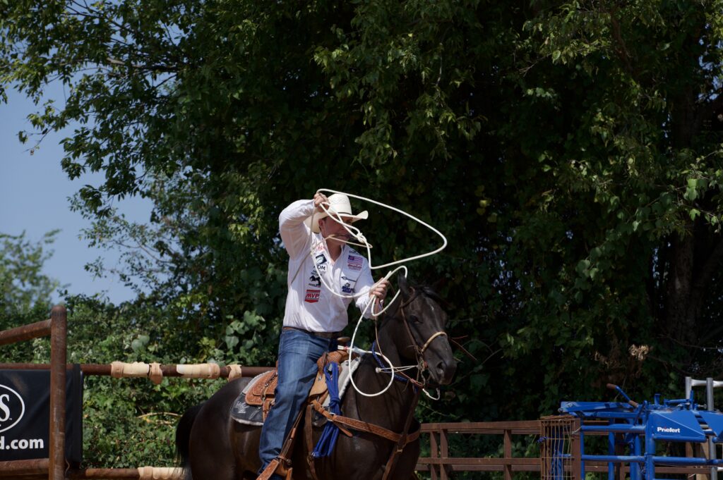 Riley Webb Set to Rope at 2022 NFR