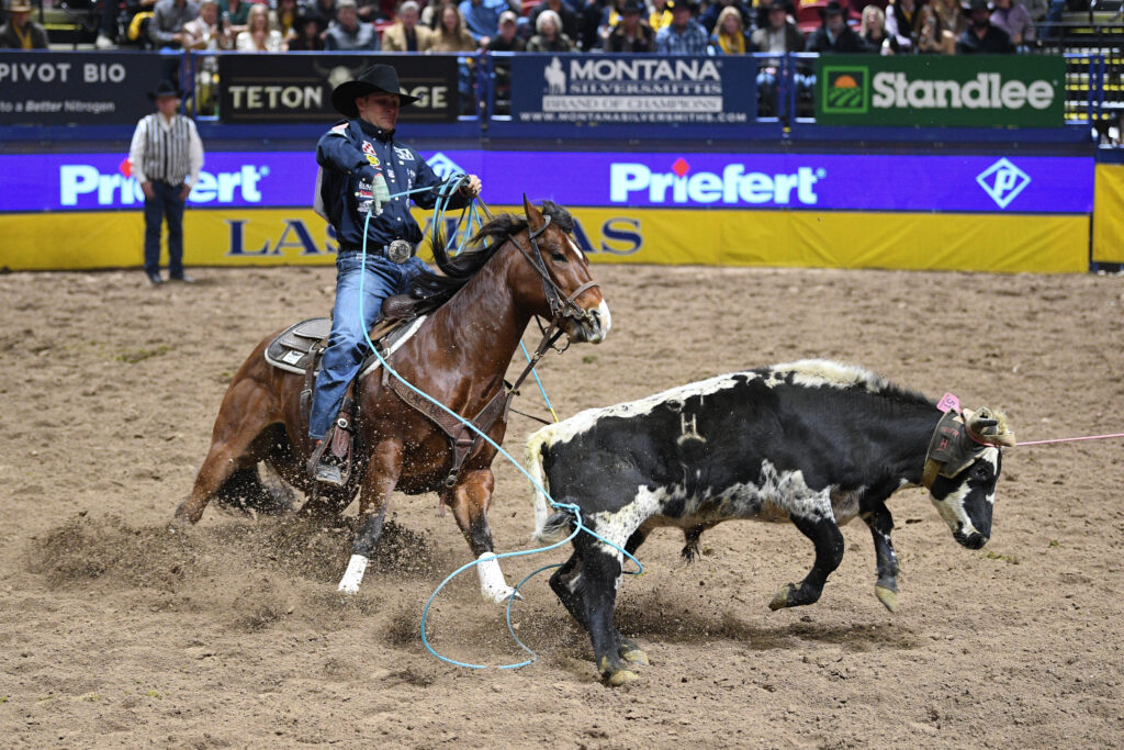 Coleman Proctor and Logan Medlin Win Round 4 2023 NFR - The Team Roping ...