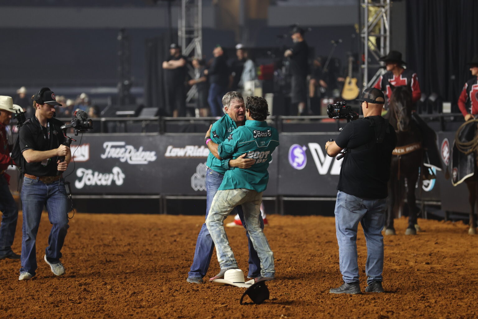 Lovell, Corkill Win Kid Rock Rodeo Team Roping - The Team Roping Journal