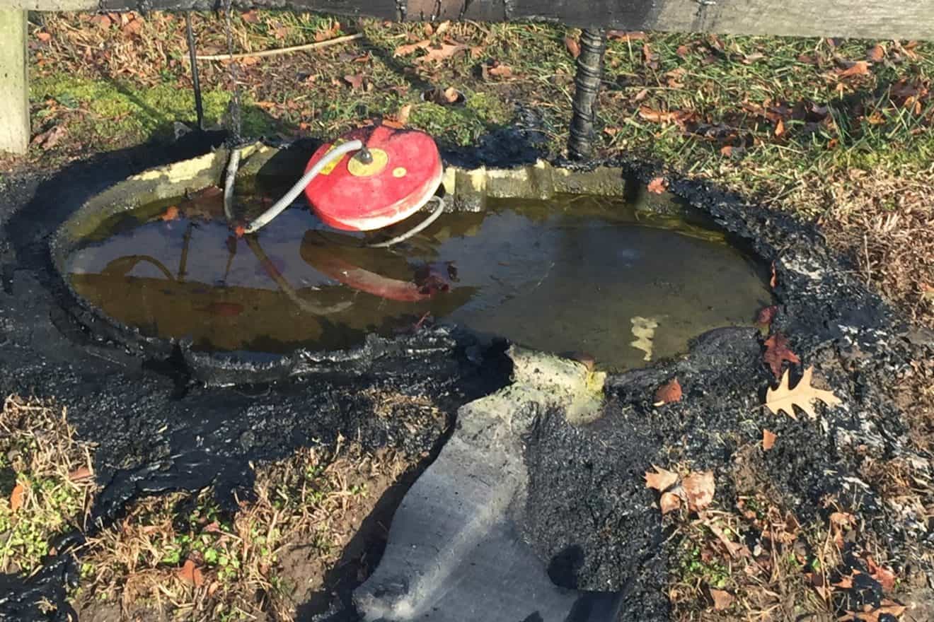 Keeping Water Troughs Thawed With or Without a Heater – The Horse
