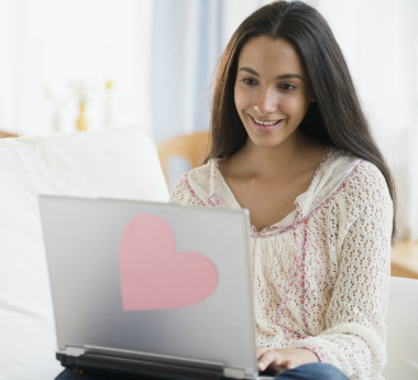 5 Reasons Why You Should Find a Partner Online - Shaadi Buzz