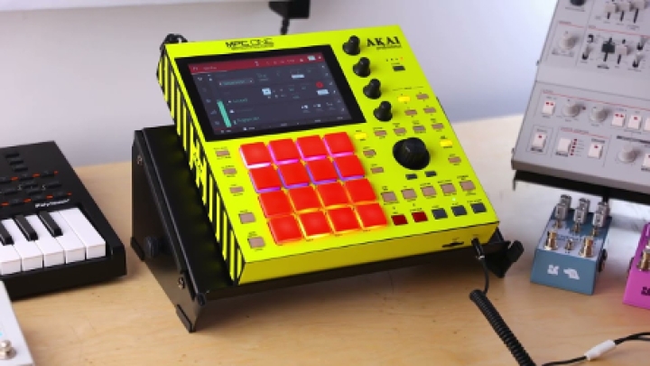 New Desktop Synth Stands