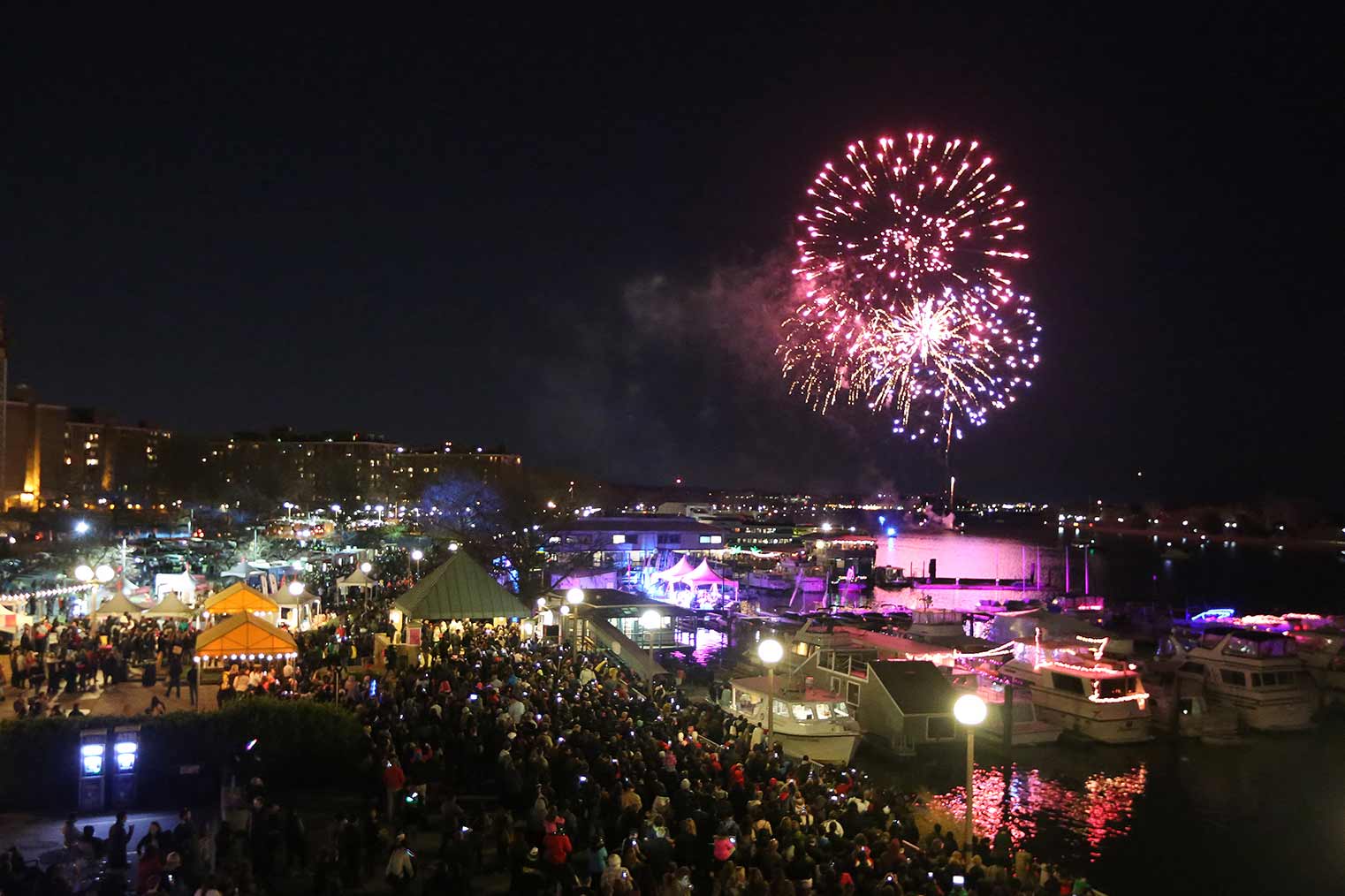Southwest Waterfront Fireworks Festival | Upcoming Events | District Wharf
