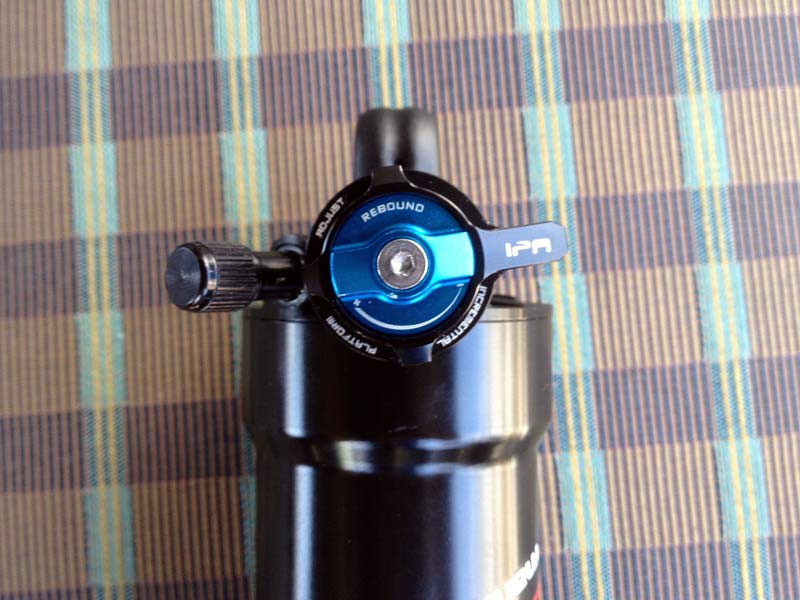 SOC14: Manitou McLeod Rear Shock Digs Up Massive Adjustability in ...