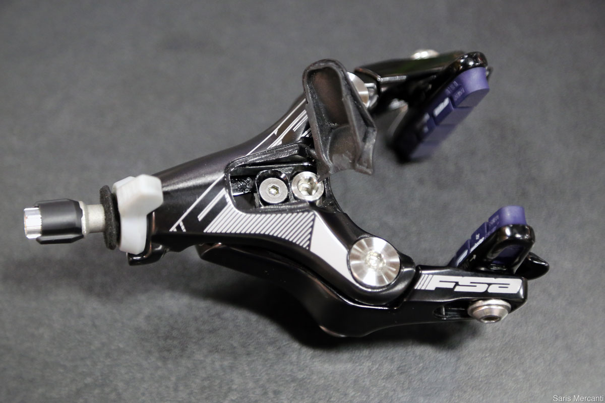 IB14: New Aero Road Direct Mount Brakes and Triathlon Hydration System ...