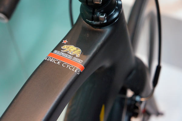 IB14: Hedrick Cycles Bends Convention w/ New Version4 Road Frame ...