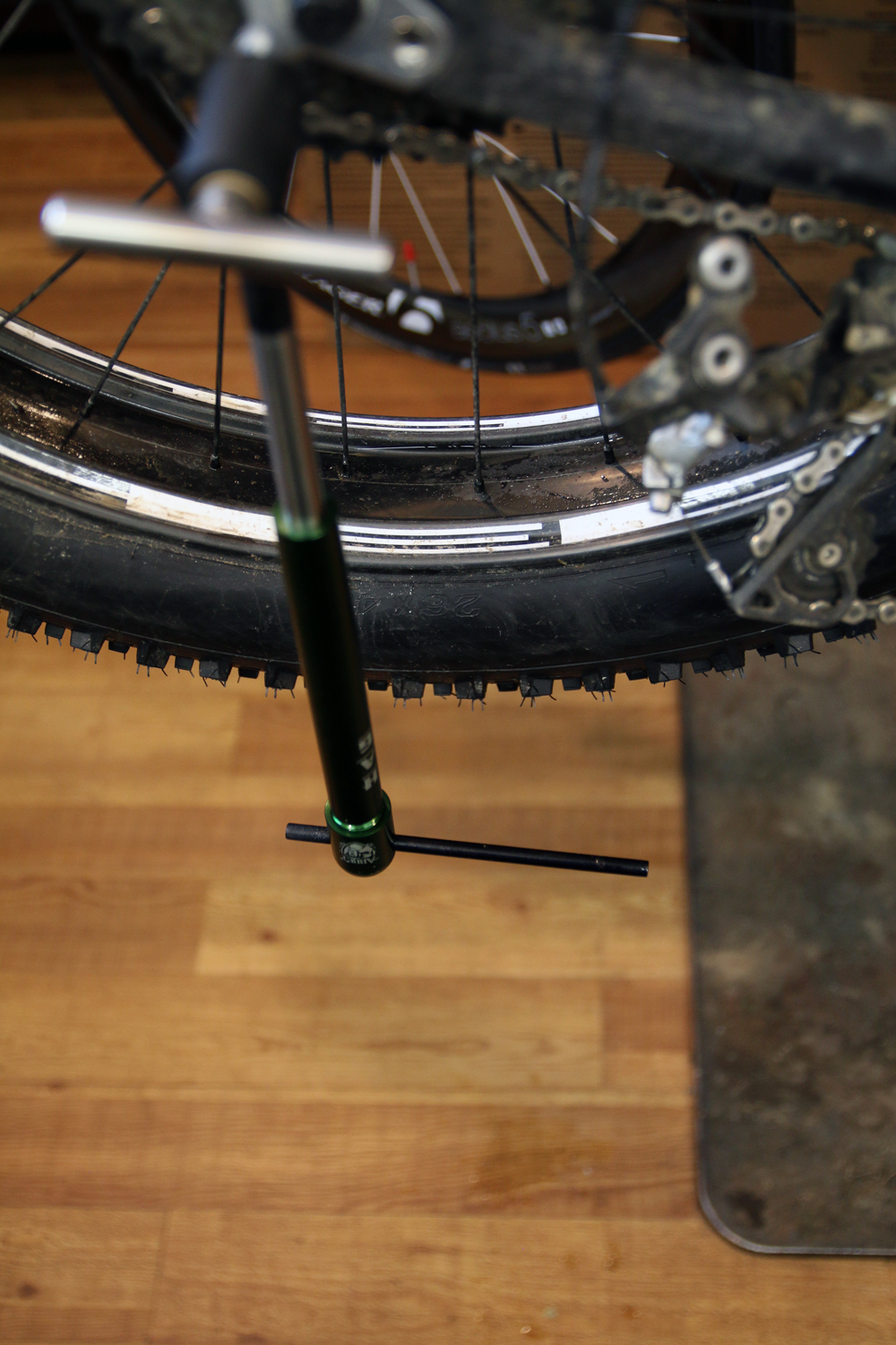 Review: Abbey Bike Tools' Nearly Perfect Hanger Alignment Gauge - Bikerumor