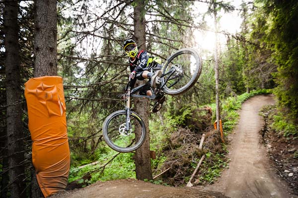 Zerode’s G2 Downhill Bike Gets Updated with 27.5” Wheels - Bikerumor