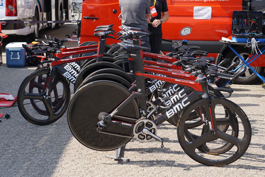 TDF2015 Tech: BMC molds insanely expensive one-off, one-piece custom TT ...