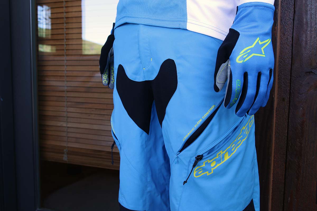 PC15: Alpinestars Introduces Paragon Hydration Vest, 2016 Clothing Line ...