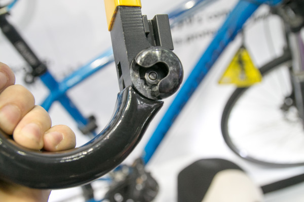 TPE16: Pinhead keys into new light weight frame locks, thru axle ...