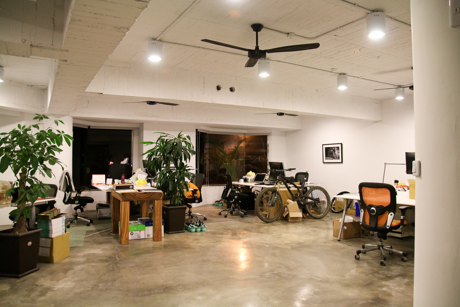 TPE16: e*thirteen by the hive Taiwan HQ tour plus prototype tires and ...