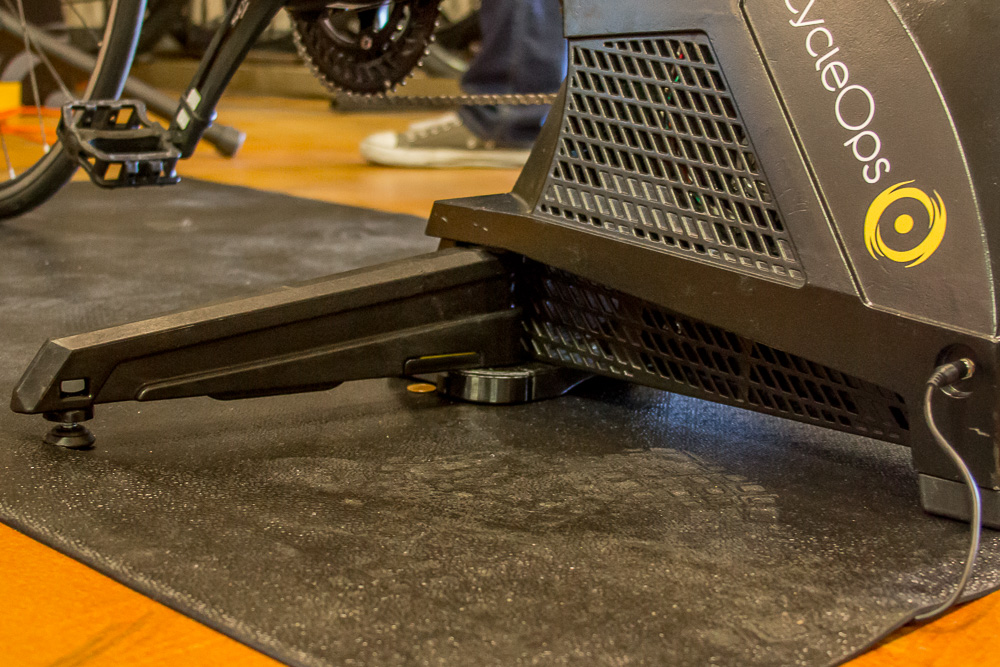 Hands On: All new CycleOps Hammer *quietly* smashes the direct drive ...