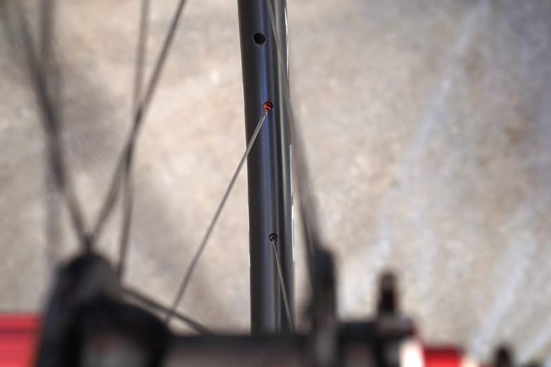 SOC16: Novatec R3 carbon road wheels get wider w/ disc, rim, clincher ...