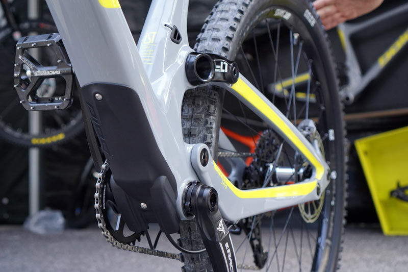 Bold Cycles Linkin Trail bumps up to 154mm travel, still hides shock ...