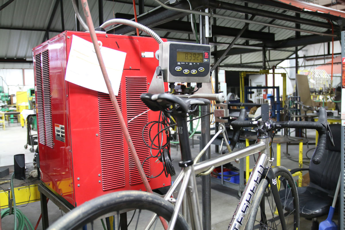 Review: Litespeed T3 Disc blends disc brakes, bigger tires, and ...