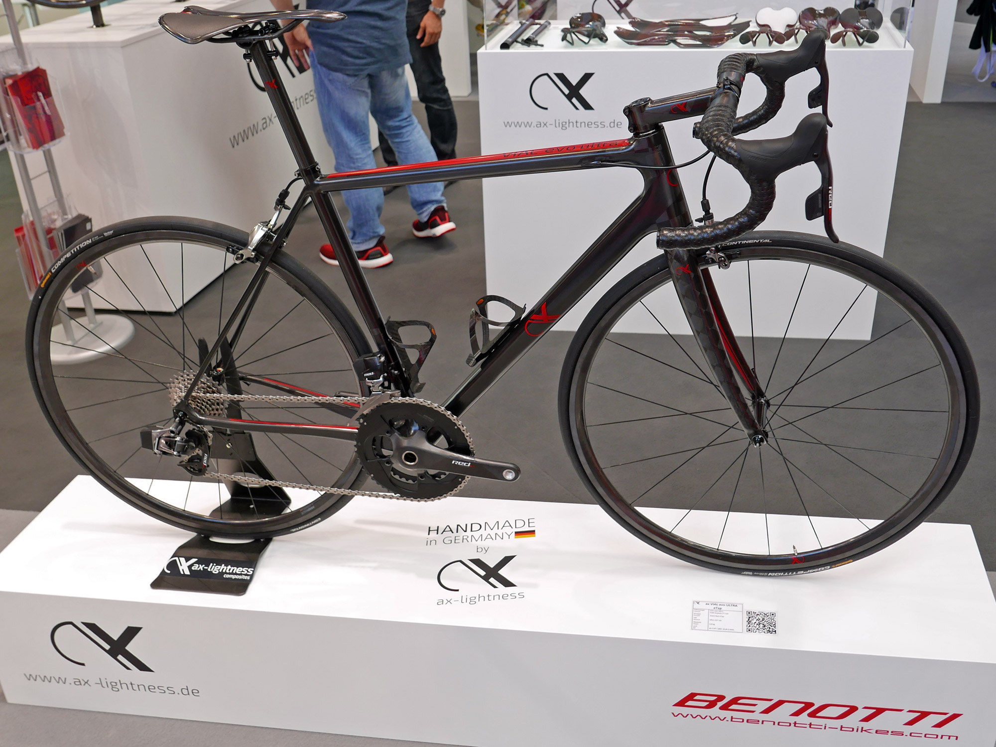 EB16: AX Lightness teases VIAL evo Gravel prototype, plus news on the ...