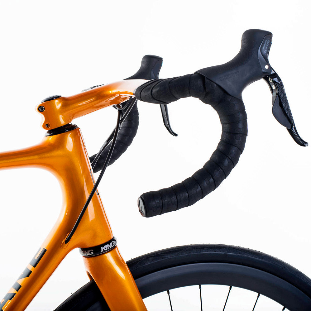Land a custom monocoque carbon bike with upstart Plane Frameworks ...