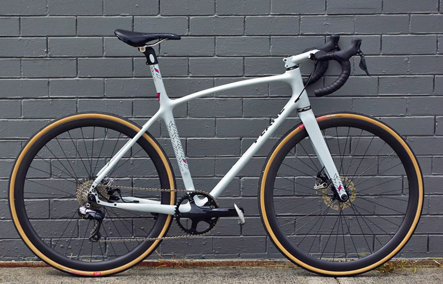 Land a custom monocoque carbon bike with upstart Plane Frameworks ...