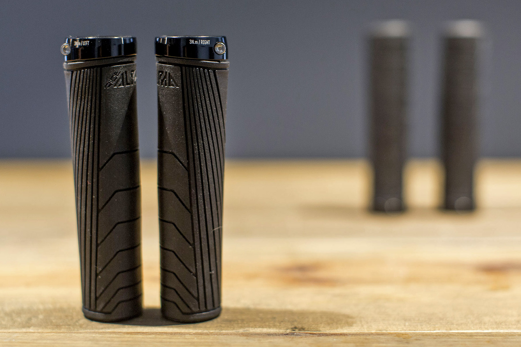 Get an (offset) grip with Commencal Ride Alpha cockpit - Bikerumor