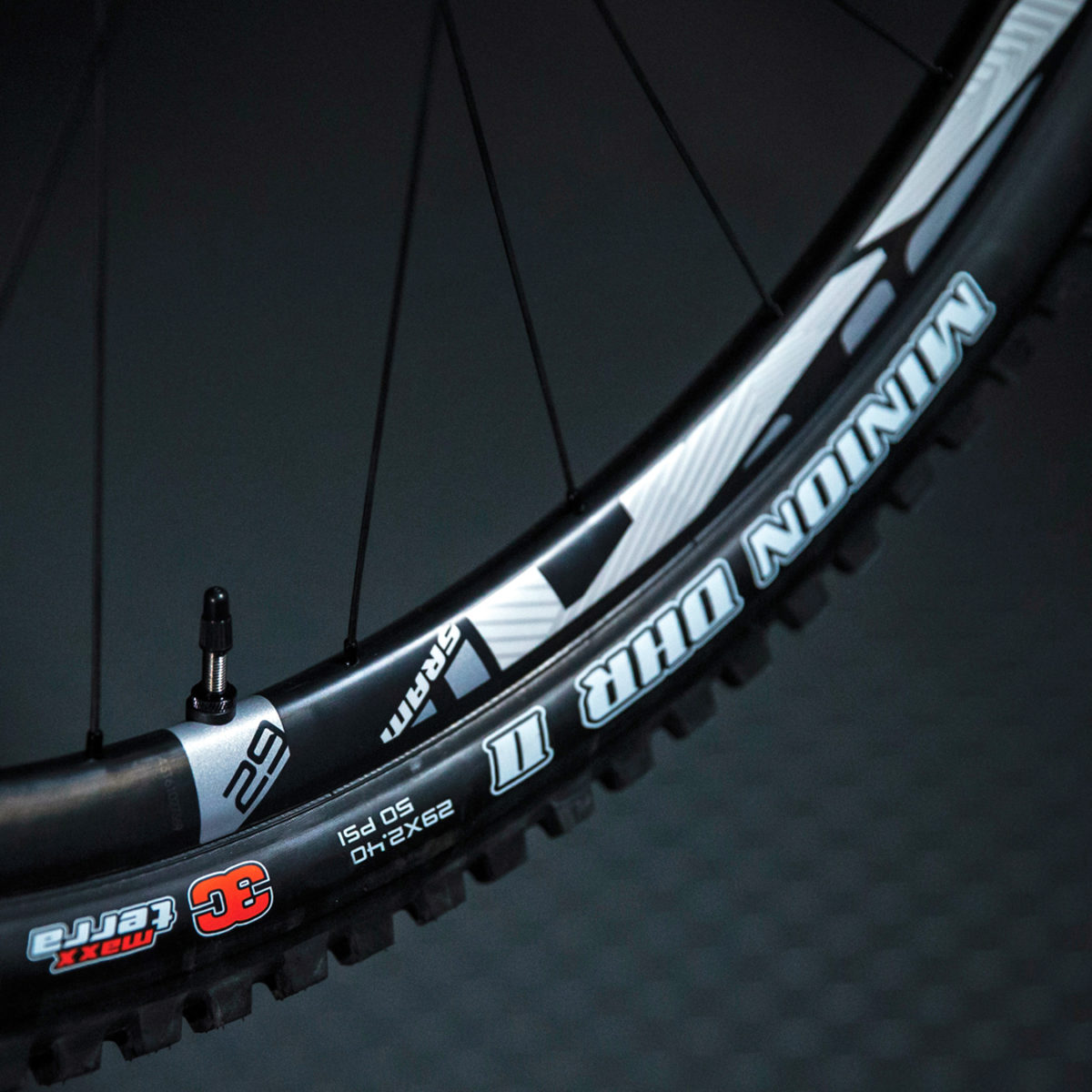 SRAM Roam 50 trail wheels get wider, faster & stronger with new carbon ...
