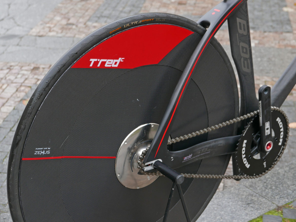 TRed's wild fixed-gear regenerative BestiaNera Hybrid Streetfighter ...