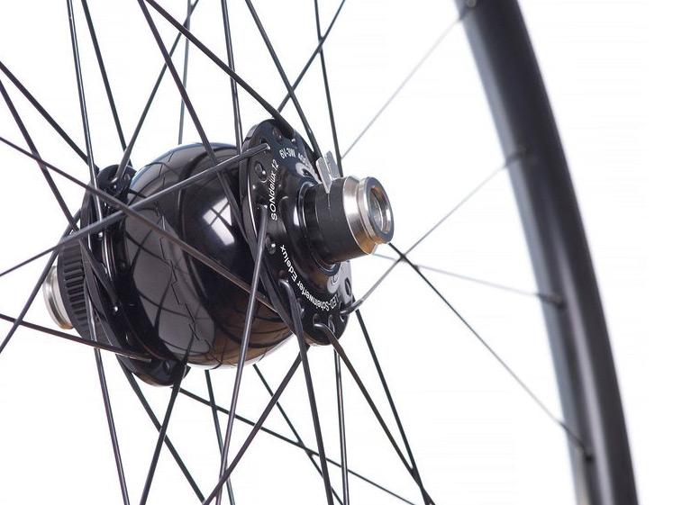 Hunt charges in with SuperDura Dynamo tubeless aluminum adventure ...