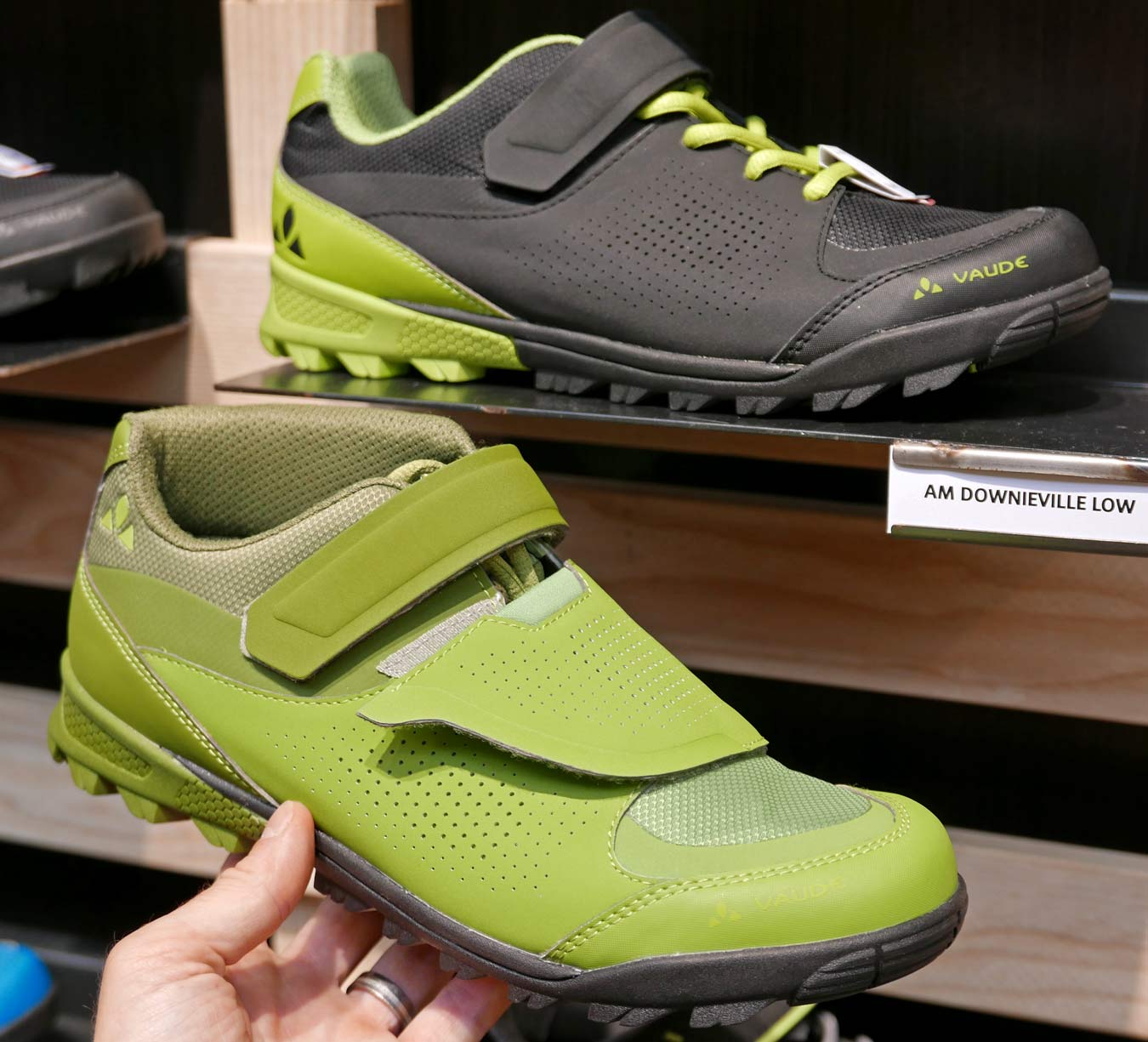 EB17: Vaude all-new eco road & trail shoes, plus packable MTB weather ...