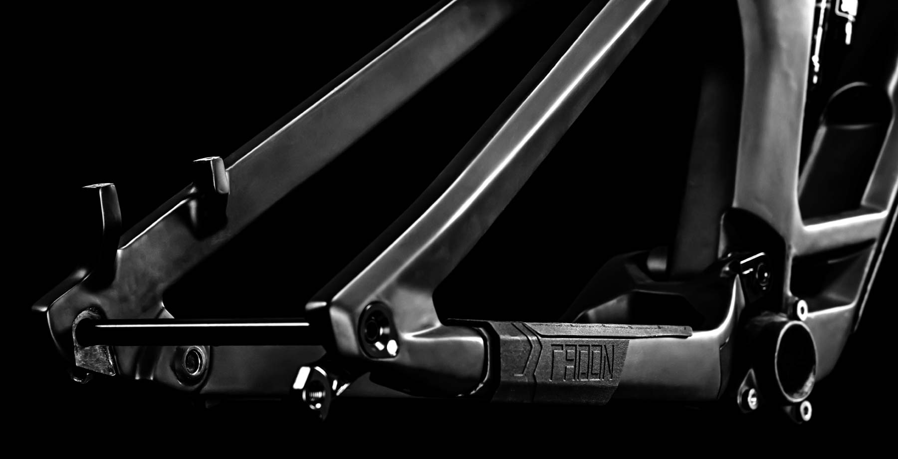 Up close with the lightweight carbon 2018 Radon Jab enduro bike - Bikerumor
