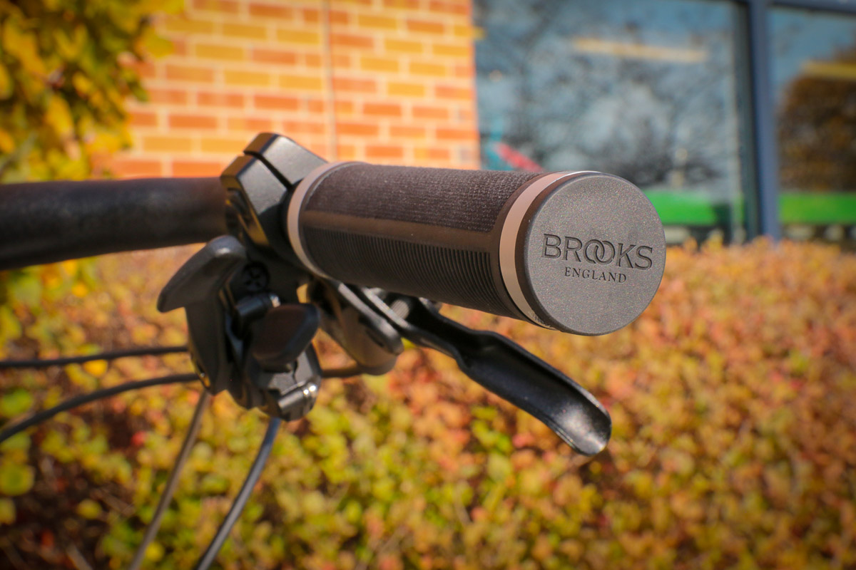 roll: bicycle company steps thru to new frames, new colors, & CR:1 Cafe ...