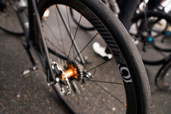 Best Road Tubeless Wheels - A Complete Buyer's Guide to Road Tubeless ...