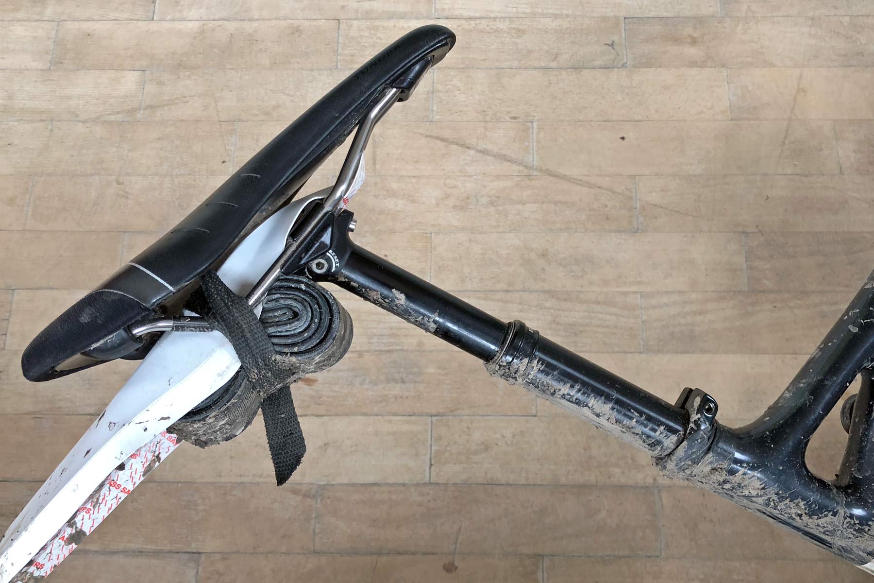 Suspension Tech: How to maintain your dropper seatpost - Bikerumor