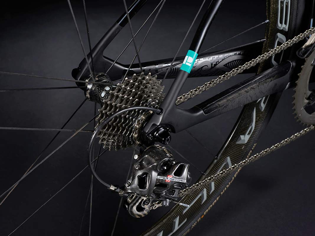 Chapter2 Rere slips in drag optimized carbon aero road bike, Mana ...