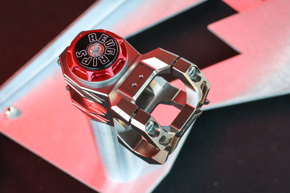 Revolution Suspension Grips teases Pro Series stem with stealth light ...