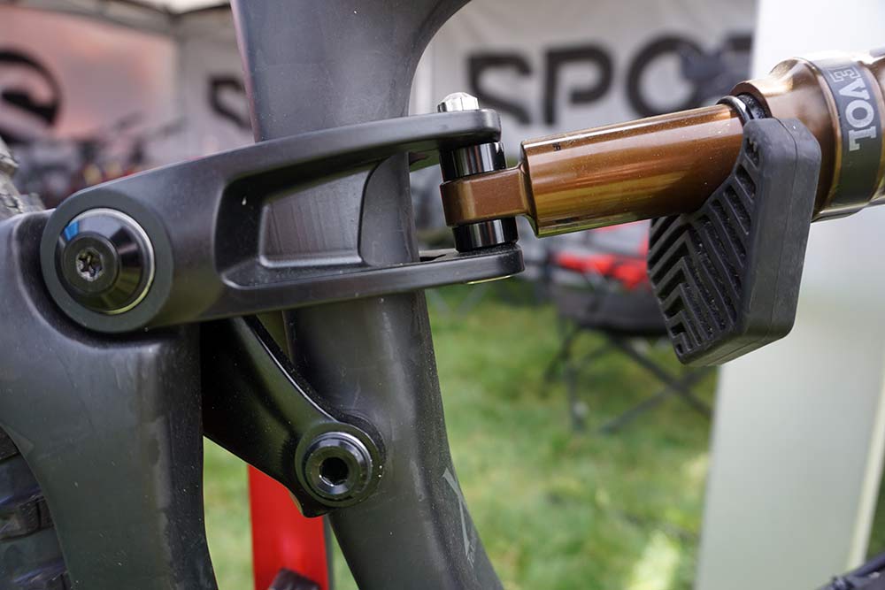 Spot Rollik 150 trail bike gets a flip chip, updated kinematics; Ryve shows its secrets - Bikerumor