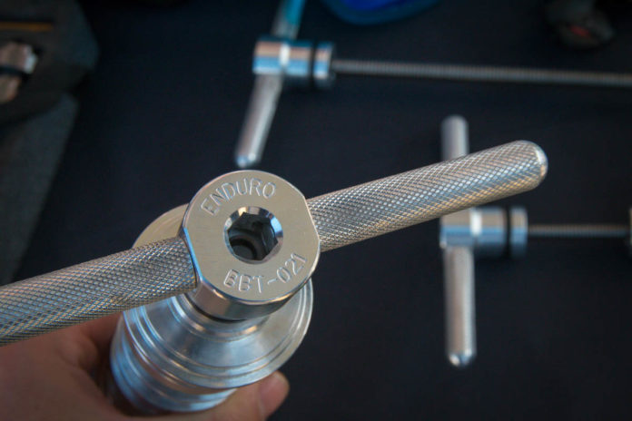 Enduro Multi Press is a compact tool for all bearings, DUB BBs, Tools ...