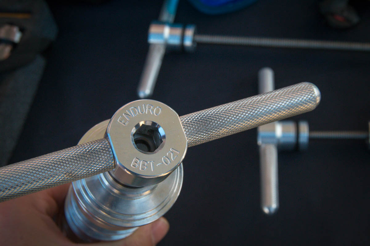 Enduro Multi Press is a compact tool for all bearings, DUB BBs, Tools ...