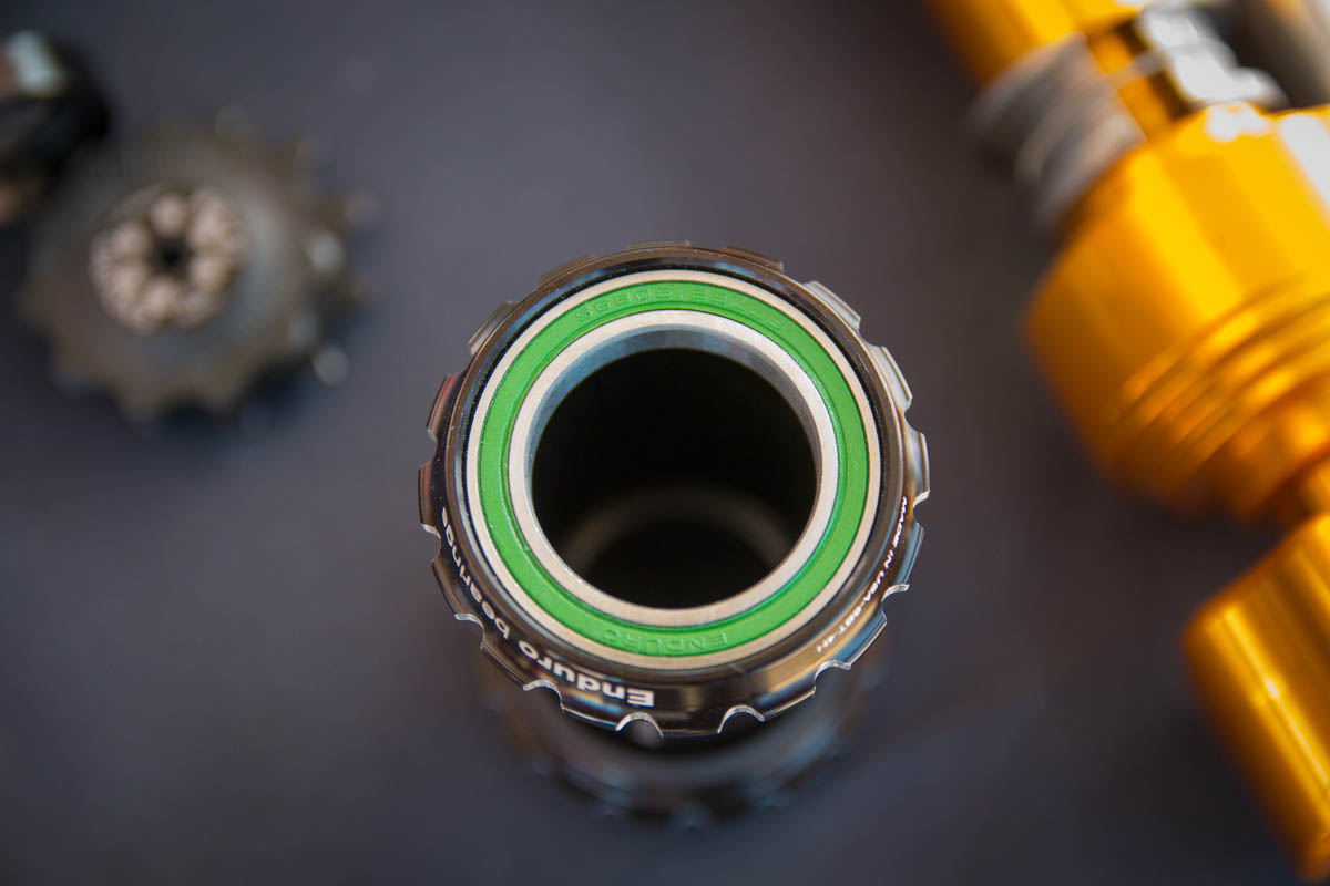 Enduro Multi Press is a compact tool for all bearings, DUB BBs, Tools ...
