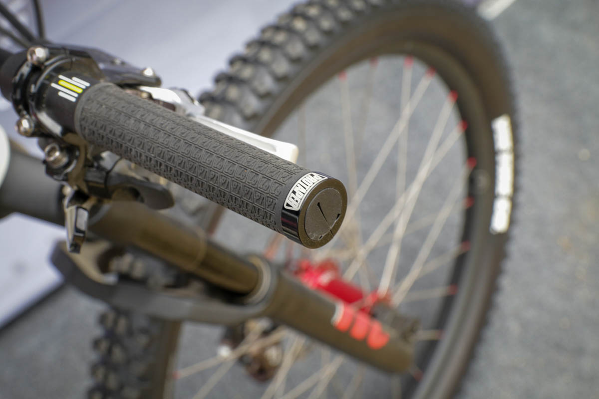 Hayes builds a better mountain bike for kids w/ complete JUnit ...