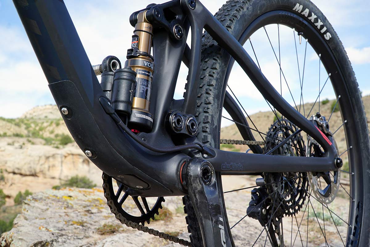 All-new Pivot Mach 4 SL mountain bike is a longer, lower, leaner XC ...