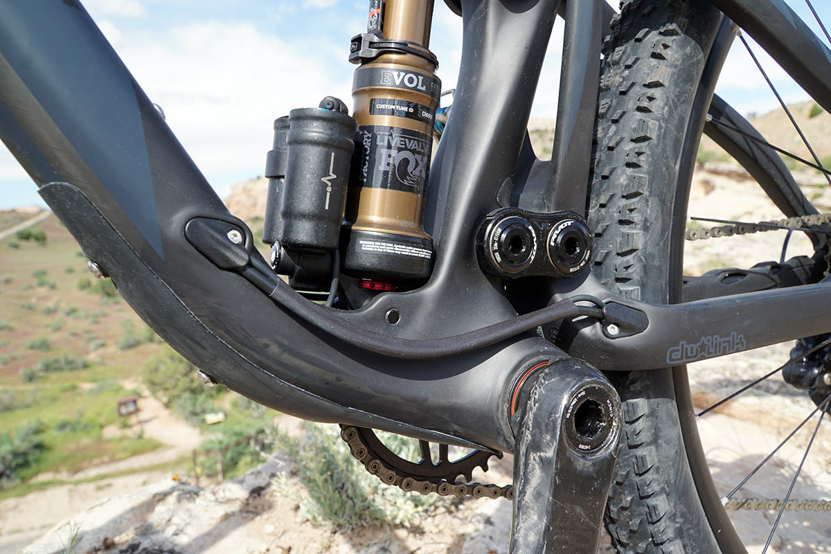 All-new Pivot Mach 4 SL mountain bike is a longer, lower, leaner XC ...