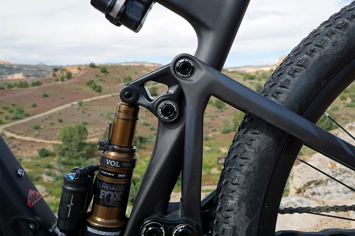 All-new Pivot Mach 4 SL mountain bike is a longer, lower, leaner XC ...