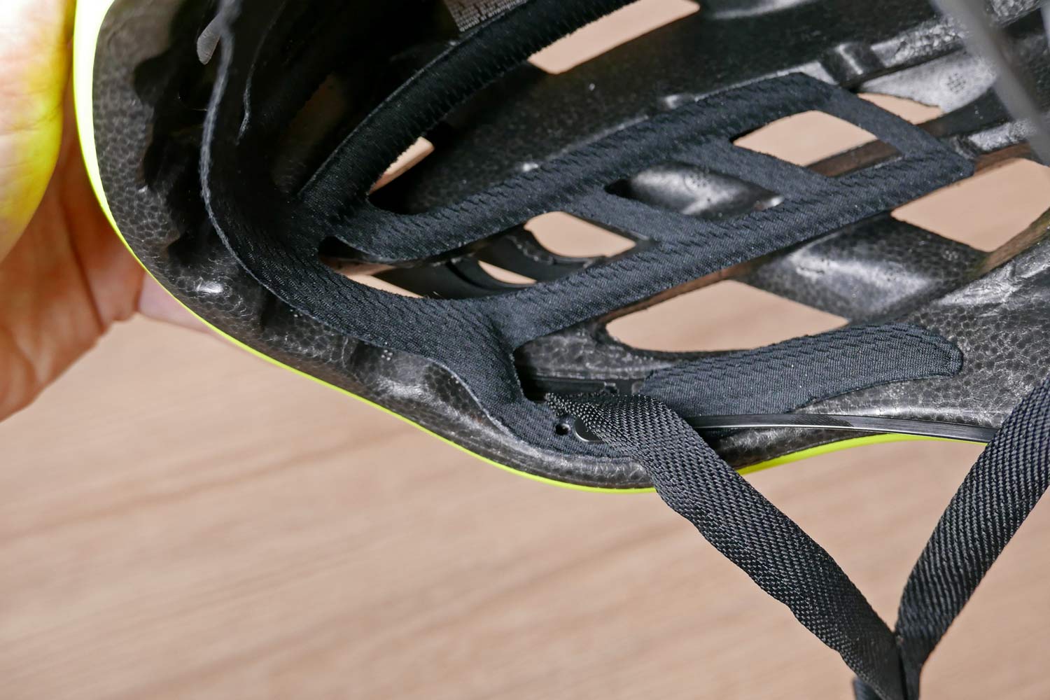 Review: Abus AirBreaker road helmet blends aero, lightweight & great ...
