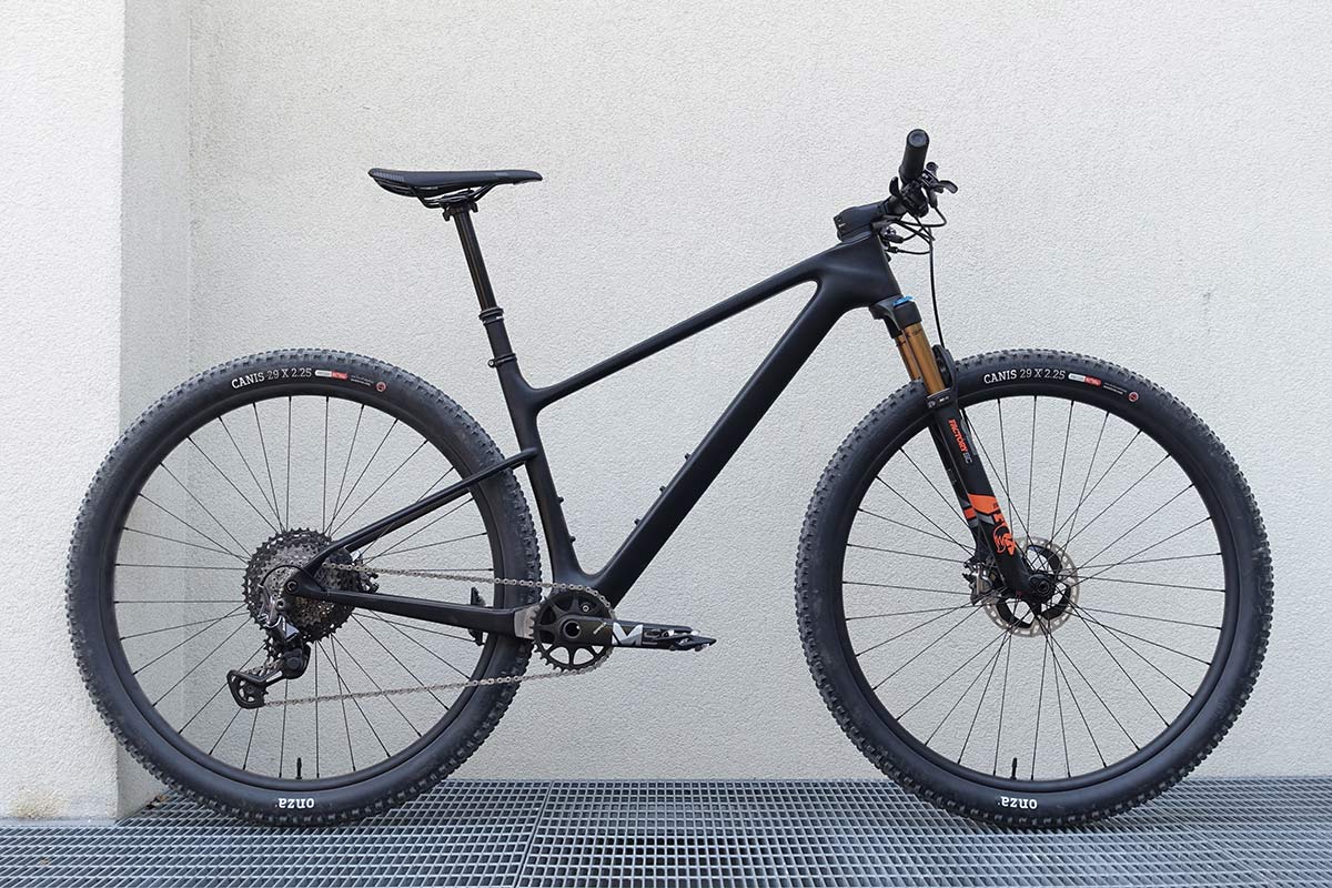 ARC8 borrows (and lends) big brand design talent for new DTC carbon ...