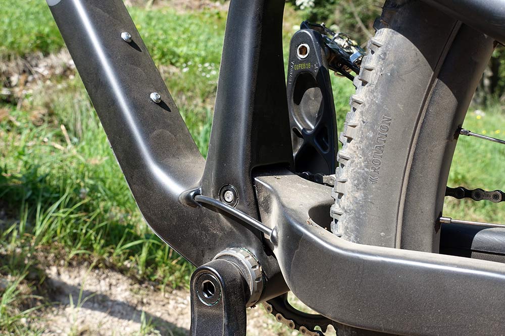 ARC8 borrows (and lends) big brand design talent for new DTC carbon ...