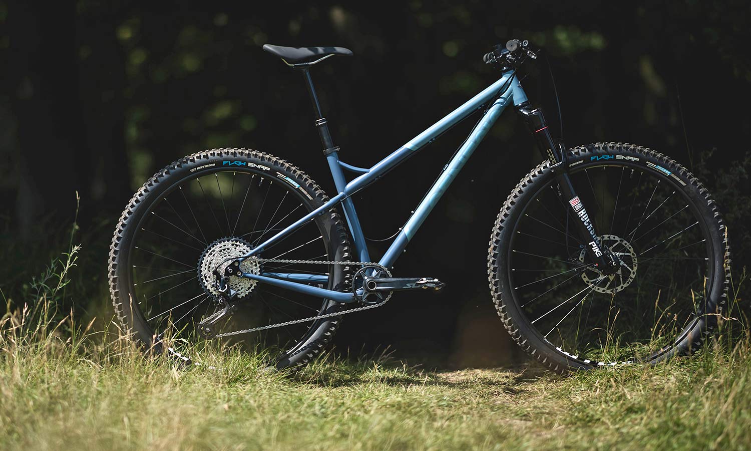 Genesis Fugio adventure gravel bike gets Reynolds 725, plus CdF & Tarn upgrades - Bikerumor