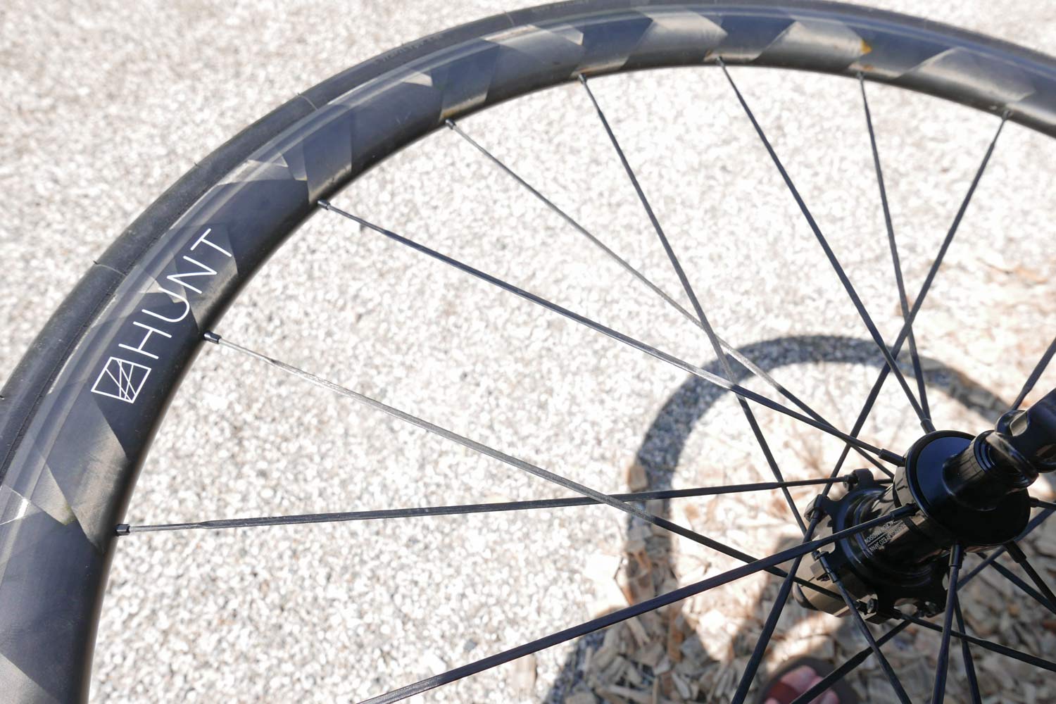 Hunt laces lightweight threaded, bladed 36 UD Carbon Spoke road wheels ...