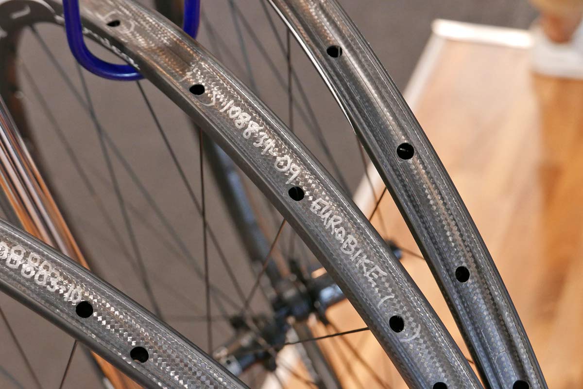 HED dips rims into gravel with new carbon or alloy Eroica gravel bike ...