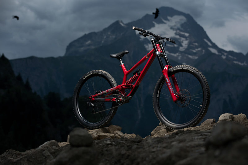 Commencal Furious rips w/ new 6069 frame, playful DH geometry, more ...