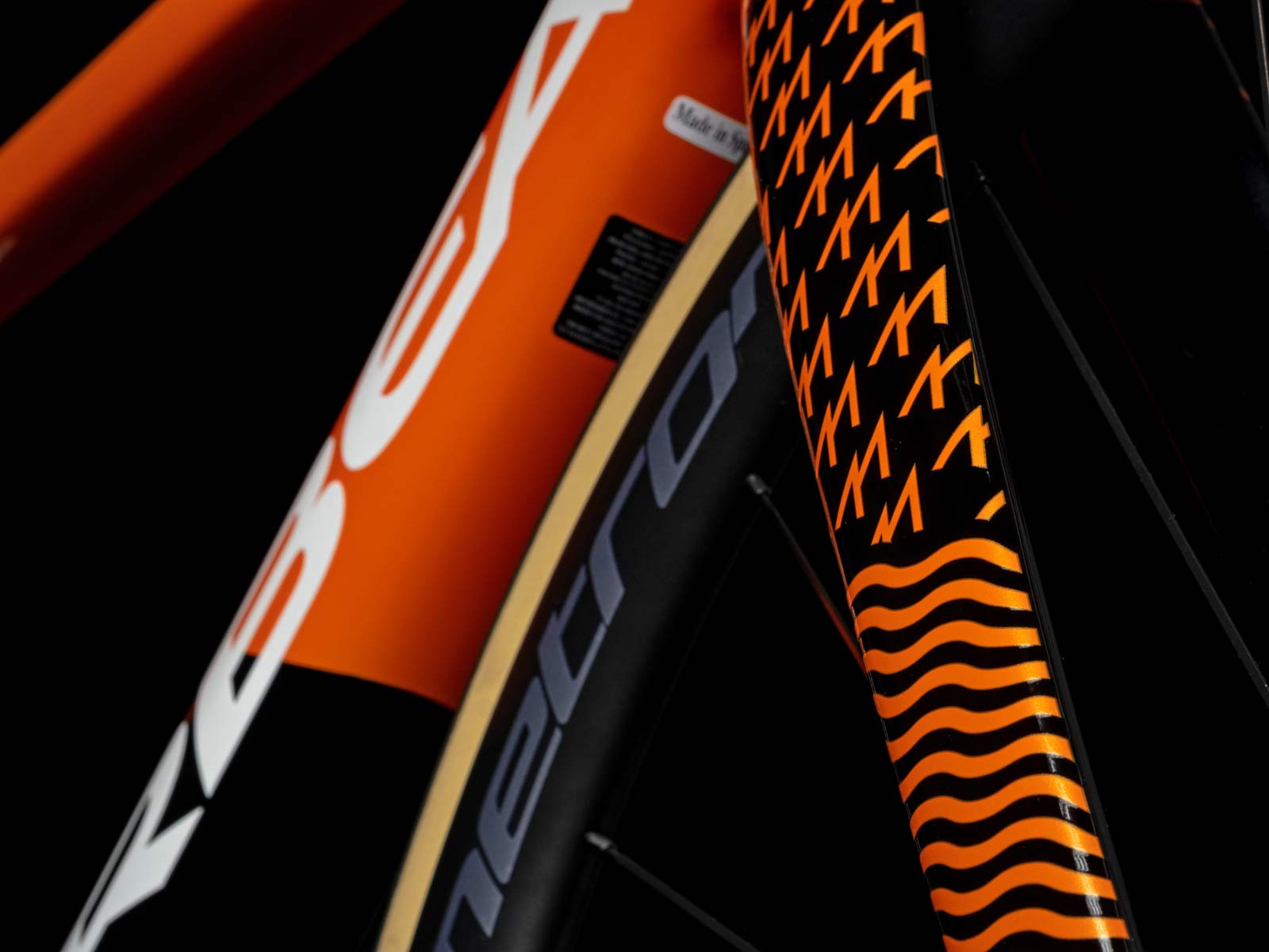 Orbea's orange Orca OMX, the Basque beauty of Fundación Euskadi, coming ...